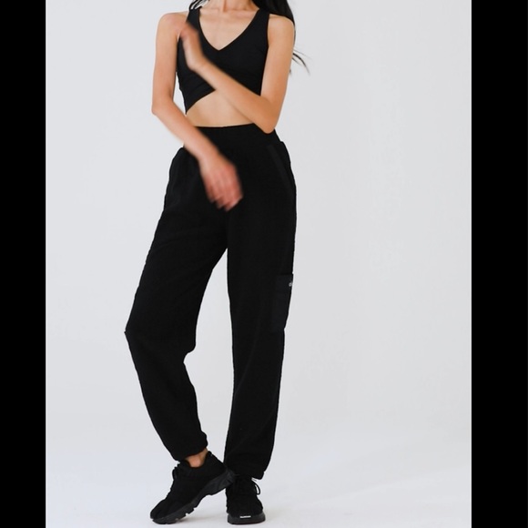 ALO Yoga | Pants & Jumpsuits | Alo Yoga High Waist Fleece Sweatpants L ...